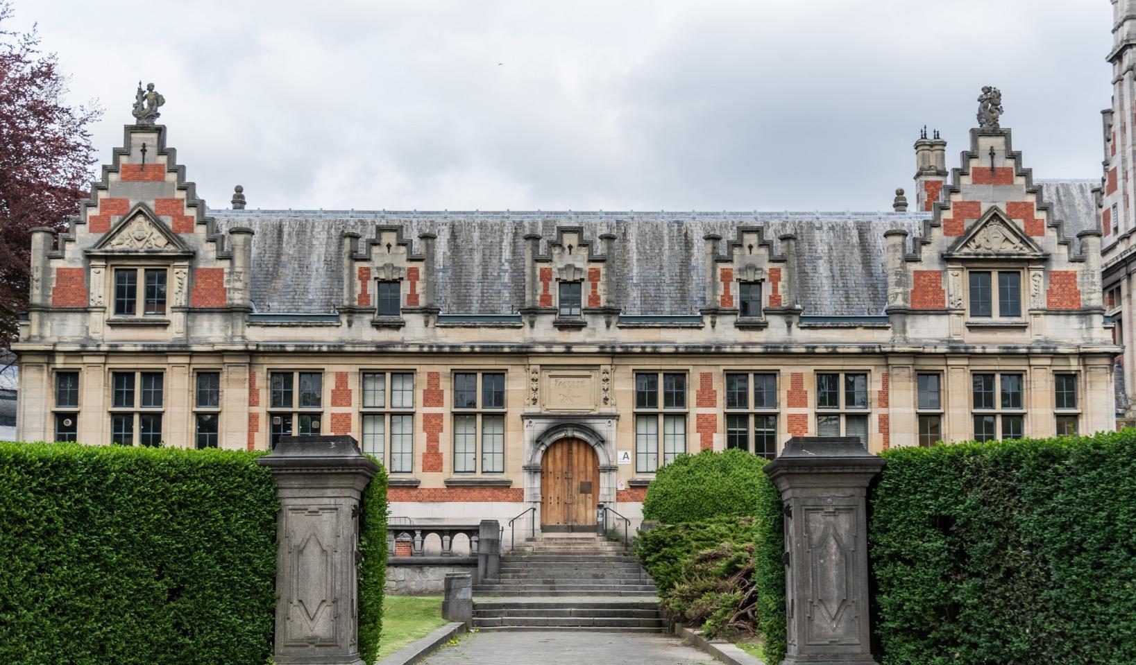 Présentation - Faculté de Lettres,Traduction et Communication