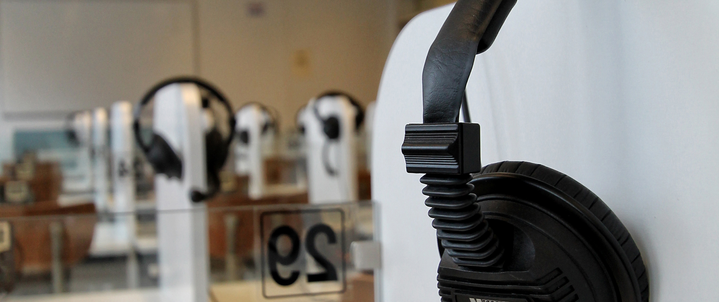 Master en Interprétation - Faculté de Lettres,Traduction et Communication